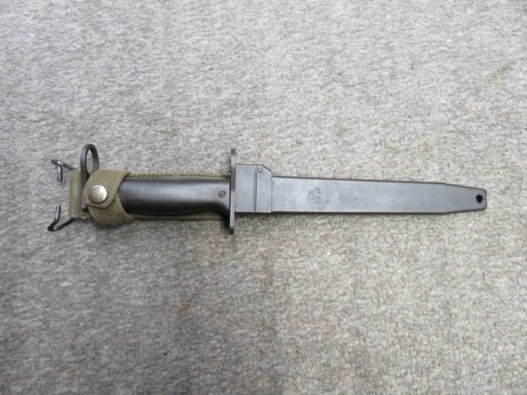 FRENCH FAMAS BAYONET W/ SCABBARD - Eisel Armory